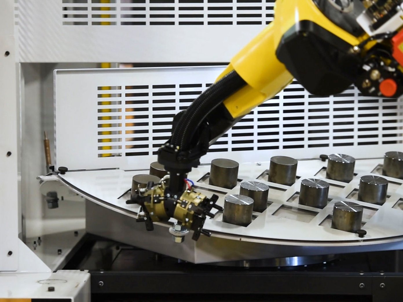 The Ultimate Guide to CNC Robotics