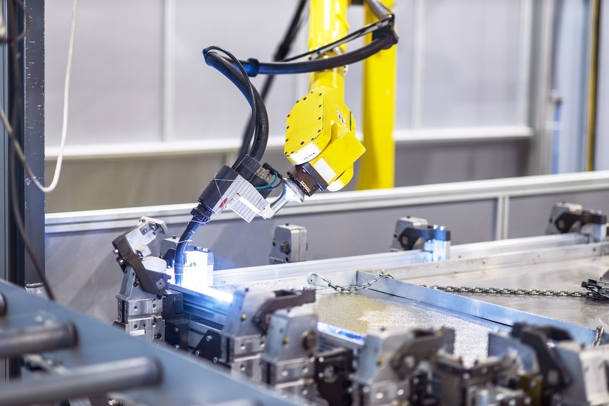 Introducing Machine Tending Robots: A Step-By-Step Guide